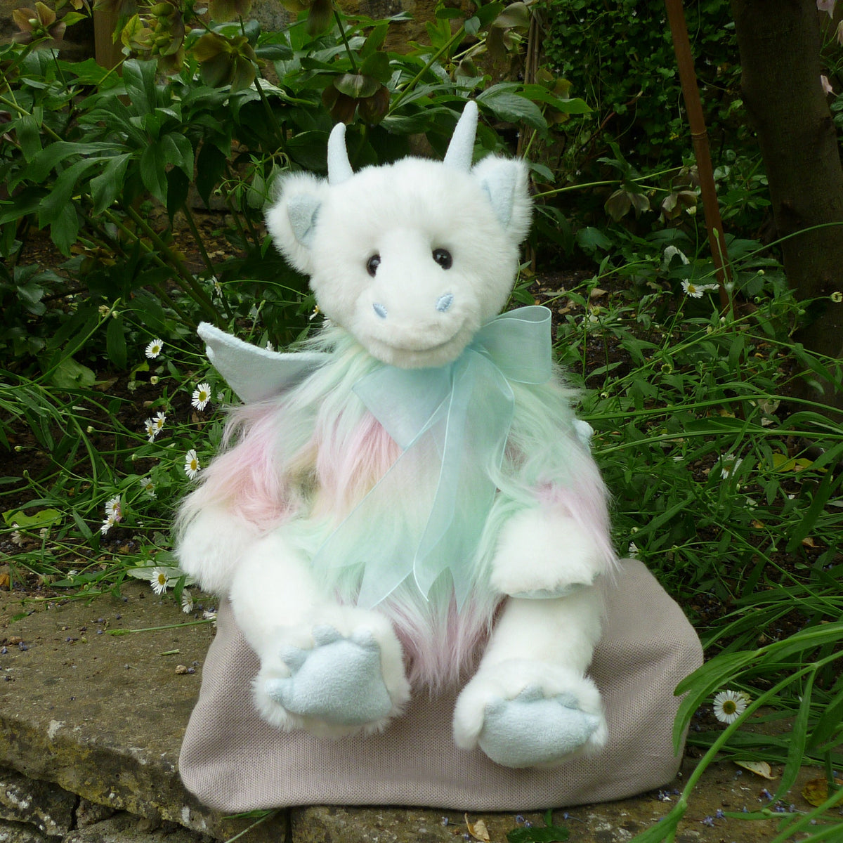 Kenna by Charlie Bears – Teddy Bears