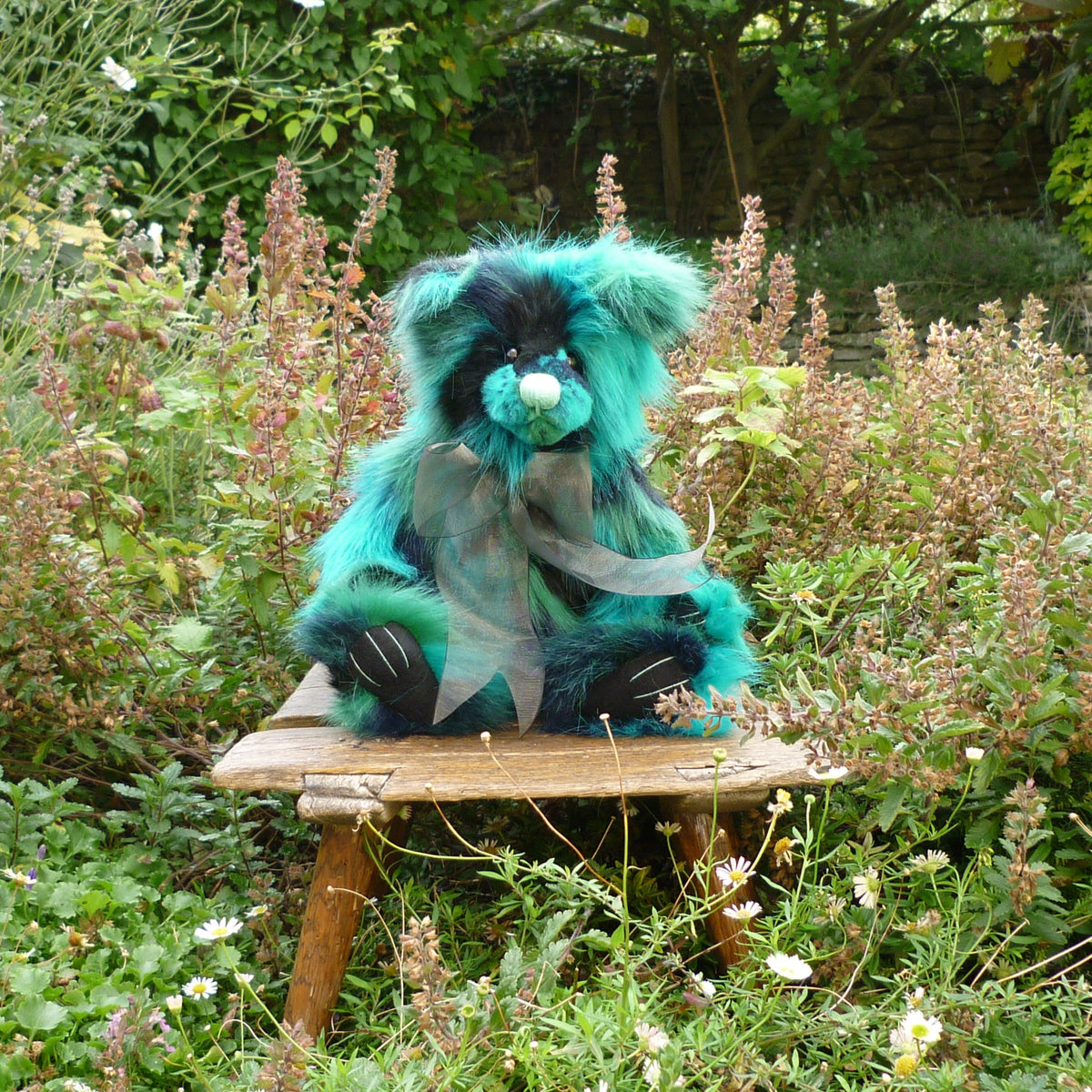 Filigree by Charlie Bears – Teddy Bears