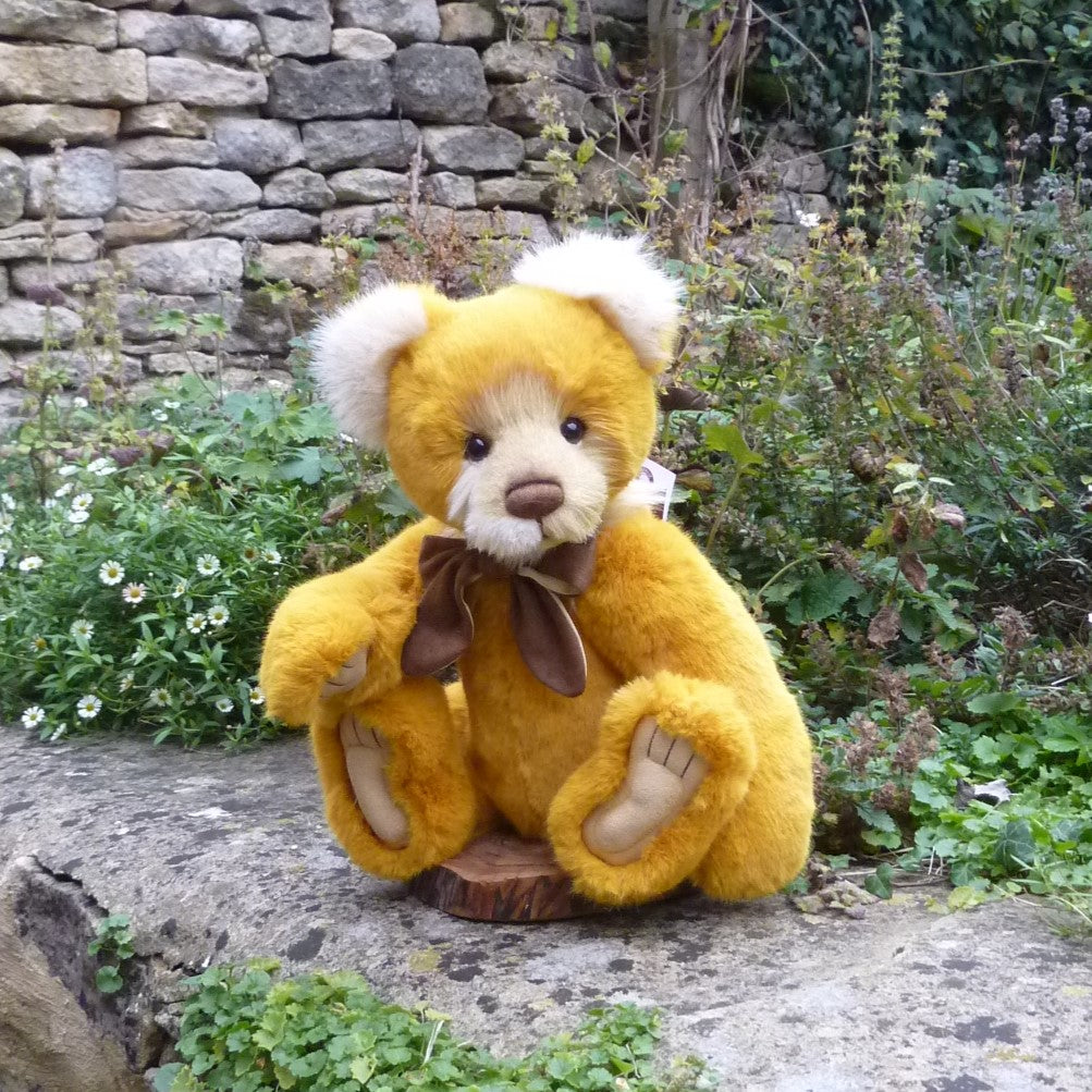 Mrs Jones by Charlie Bears – Teddy Bears