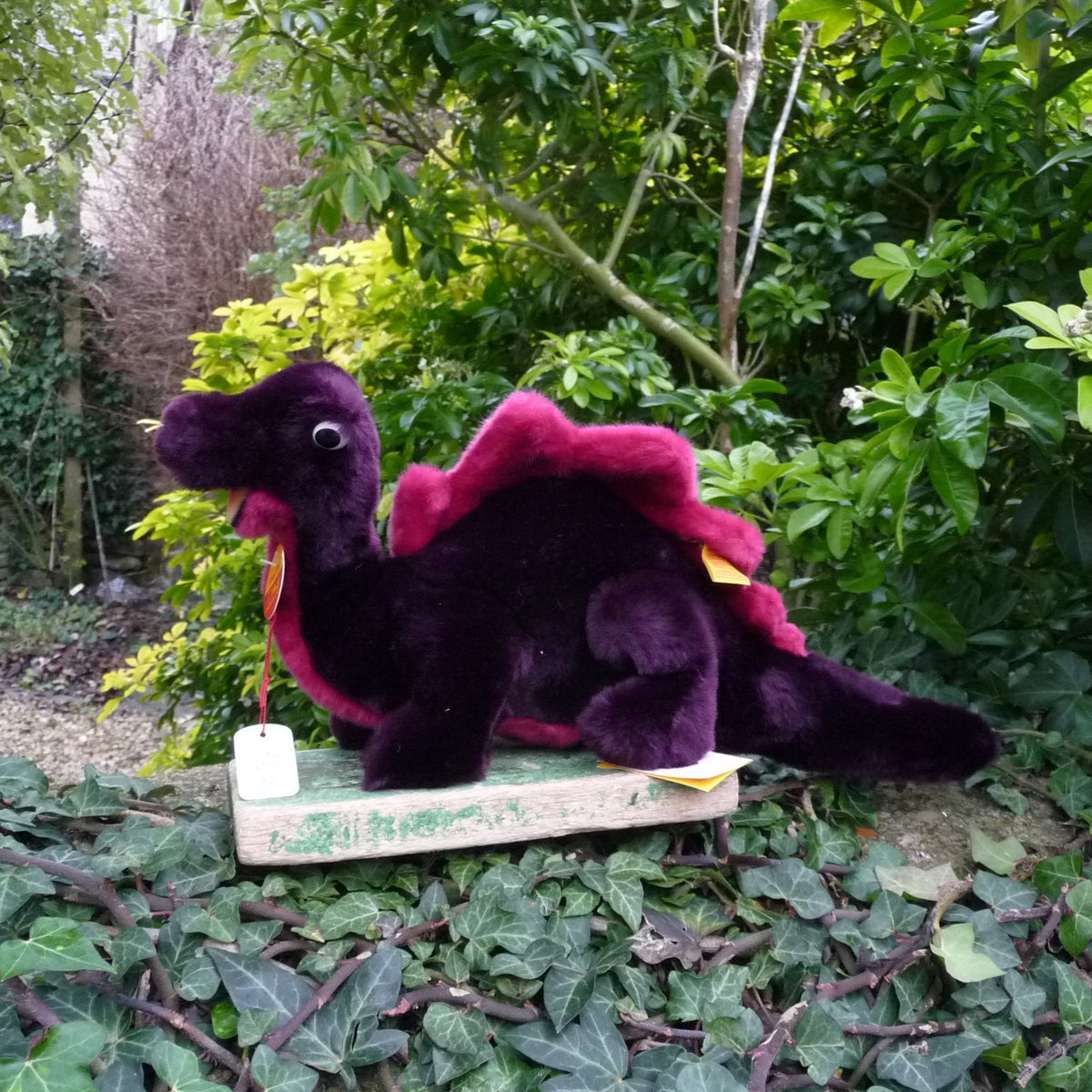 Steiff Dino Dinosaur, from the Steiff Archives, made in 1988 – Teddy Bears