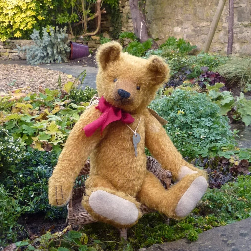 Presley by Deb Beardsley, USA – Teddy Bears