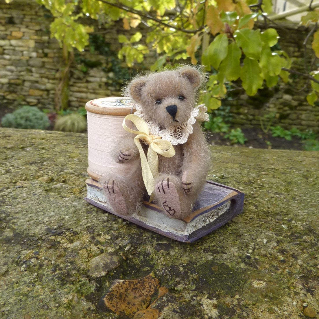 Edith by Ruth Bowman, England – Teddy Bears